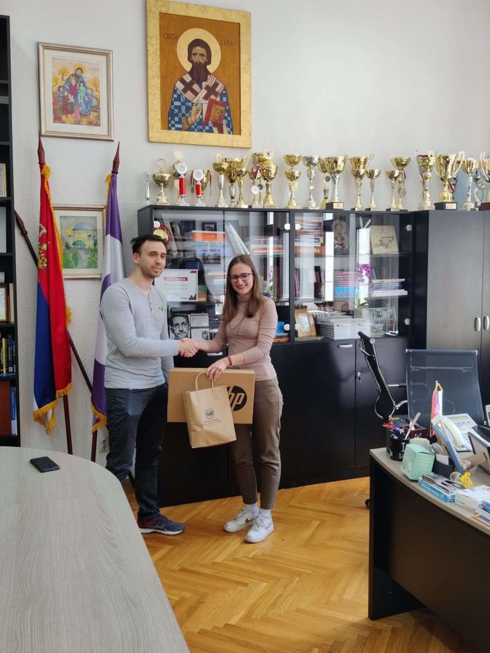 Kompanija HDL Design House donirala računarsku opremu Matematičkoj ...