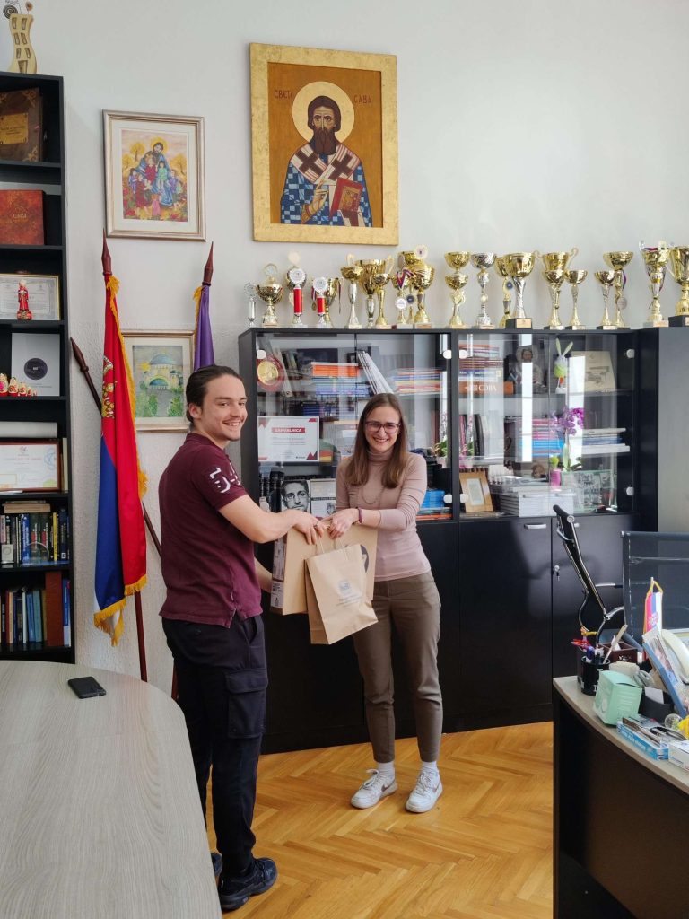 Kompanija HDL Design House donirala računarsku opremu Matematičkoj ...